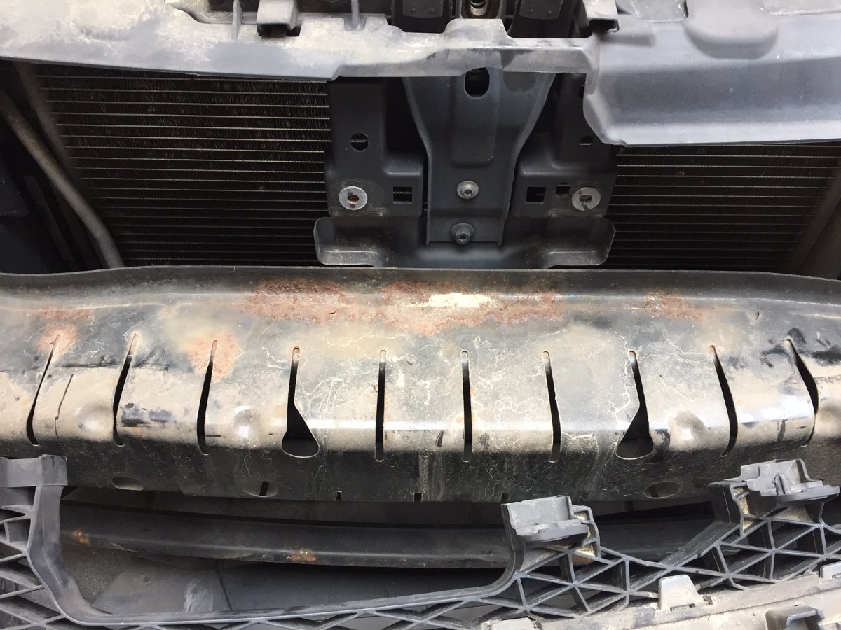 Roest op Passat B7 bumper balk. - Carrosserie - VW Passat . nl ...